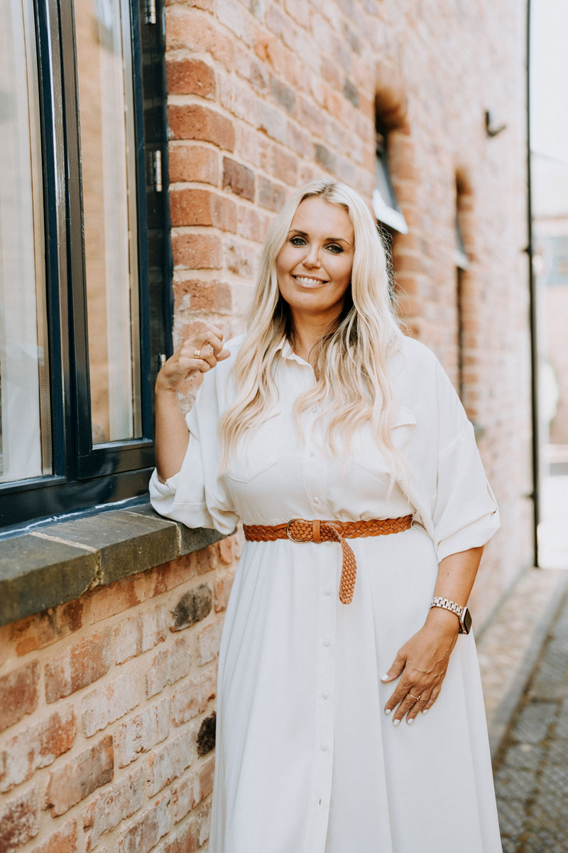 Contact – Caroline Strawson